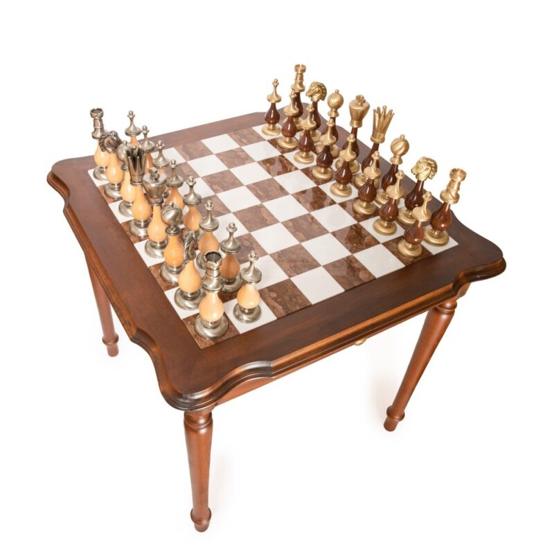 Jeu d'Echecs de Prestige et Table d'Echec en Marbre Antique